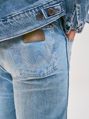 Vintage-Inspired Cowboy Cut® Regular Fit Jeans