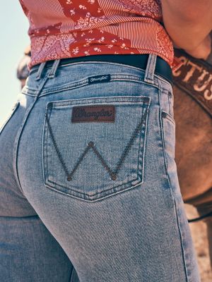 Women's Wrangler Retro® Mae Mid Rise Bootcut Jean | SALE | Wrangler®